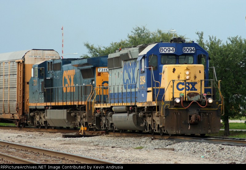 Q255 w/CSXT 8094